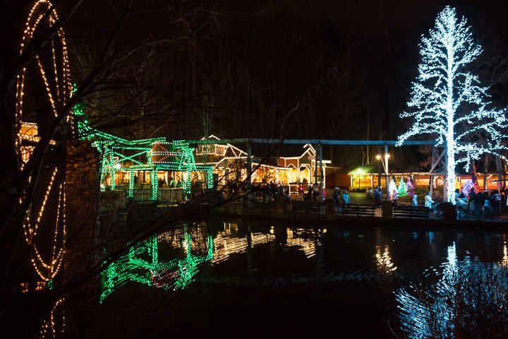 6 Reasons to Visit Dollywood at Christmas This Year