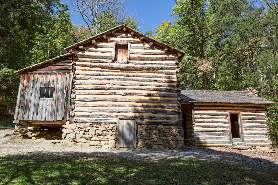 12 Fascinating Historical Stops Along the Cades Cove Loop