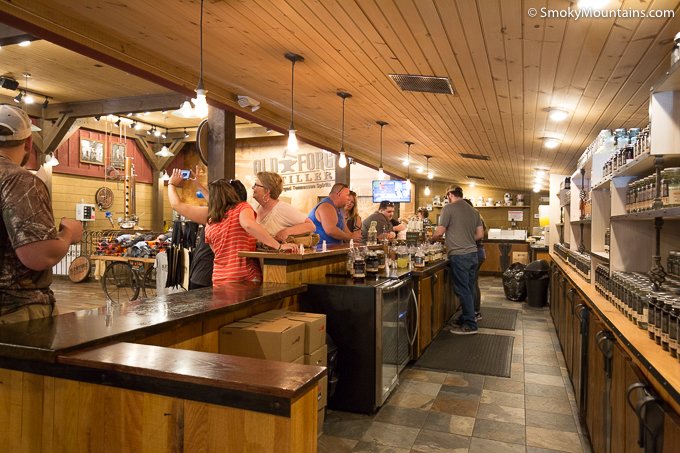 Ultimate Guide to Pigeon Forge Distilleries and Moonshine