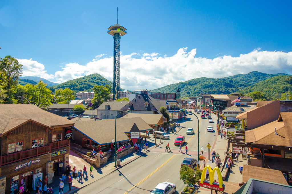 12 Awesome Group Activities in Gatlinburg, Tennessee