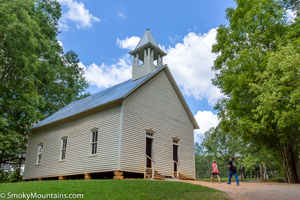 12 Fascinating Historical Stops Along the Cades Cove Loop