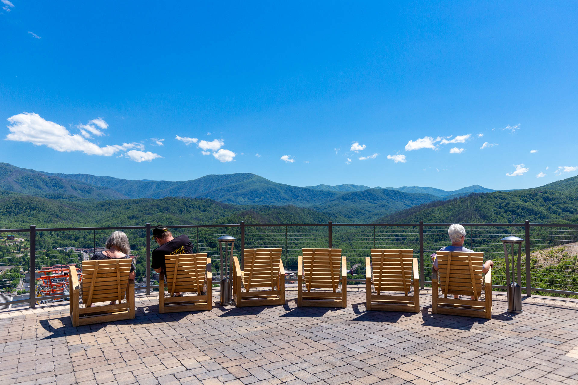 Gatlinburg's SkyBridge vs. Anakeesta's Skywalk: Which One is Better?