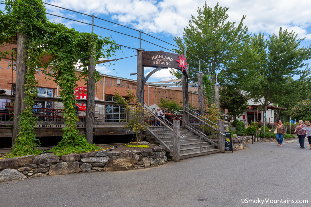 Beer Lovers: 12 Asheville Breweries to Visit This Year