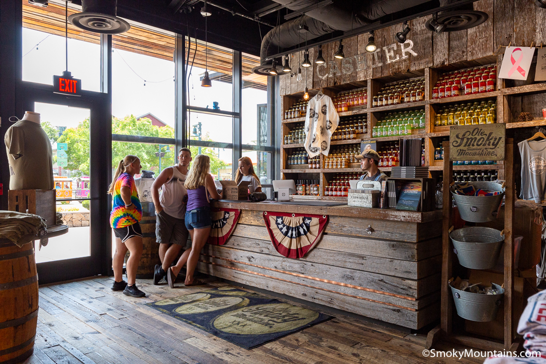 Ultimate Guide to Pigeon Forge Distilleries and Moonshine
