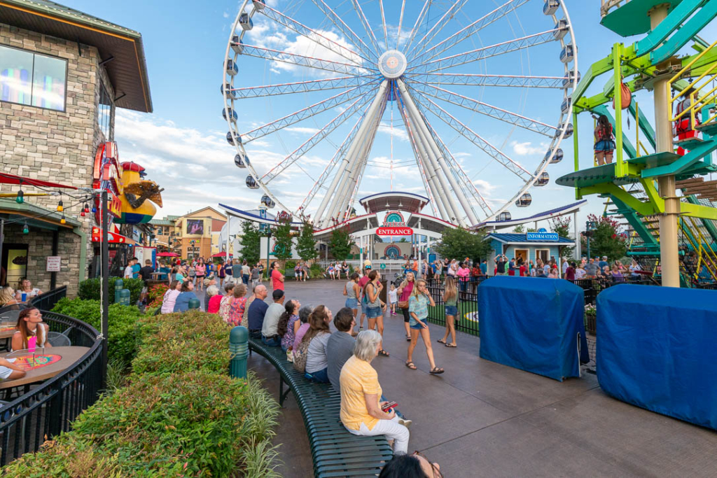 The 8 Most Iconic Spots and Landmarks in Pigeon Forge, TN