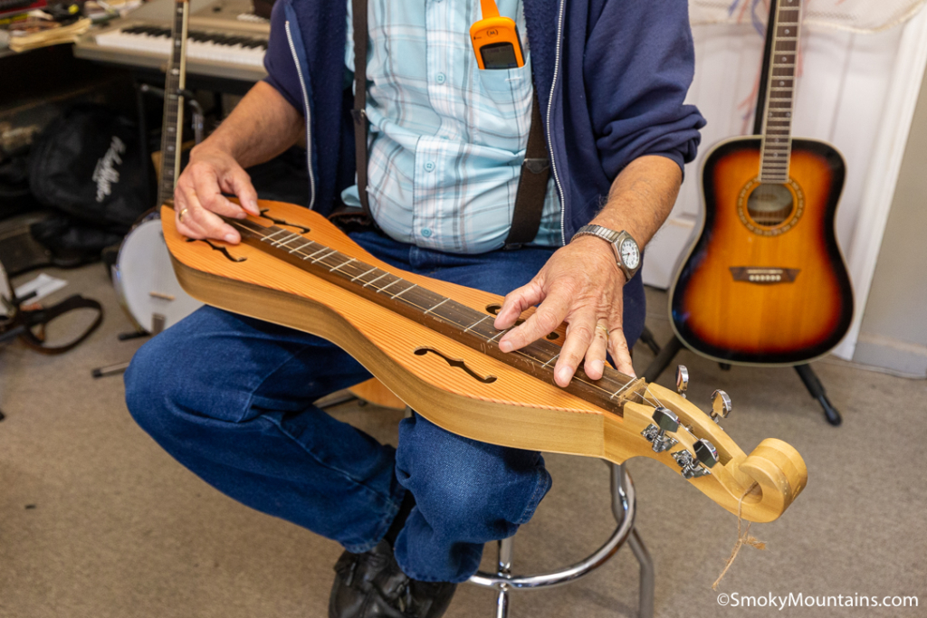 Guide to Great Smoky Arts & Crafts Community in Gatlinburg