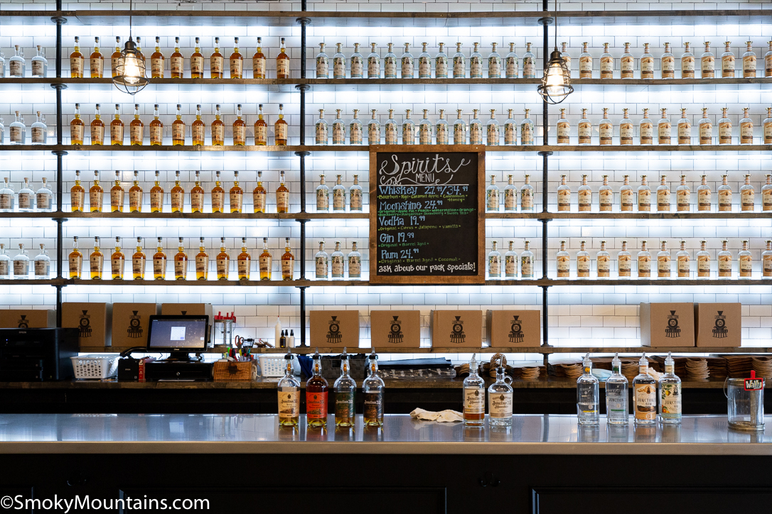 Where to Go Moonshine Tasting in Pigeon Forge, Tennessee