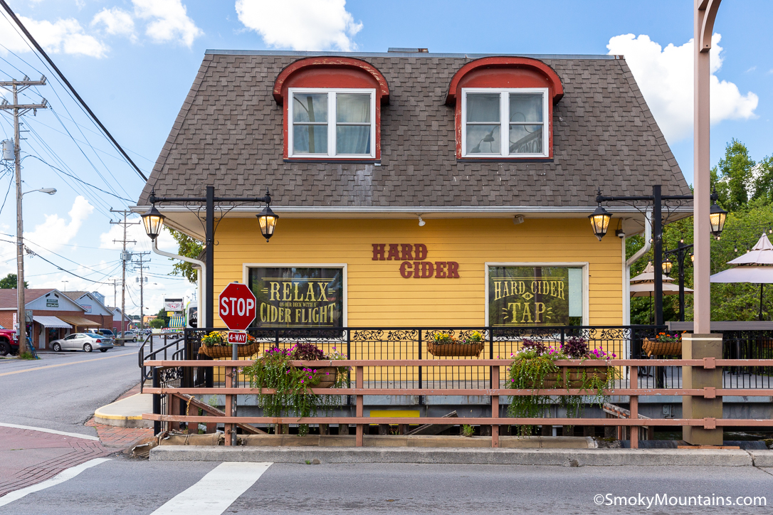 Plan the Ultimate Girls Trip in Pigeon Forge, Tennessee