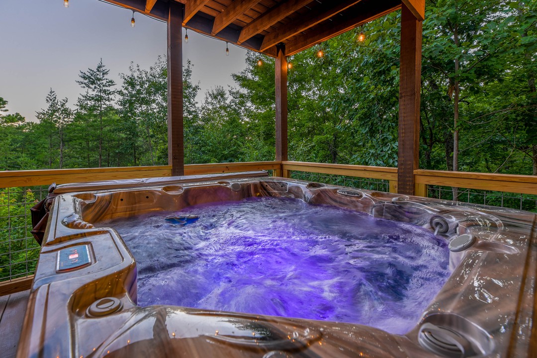 6 Extraordinary Cabins With Hot Tubs in Gatlinburg