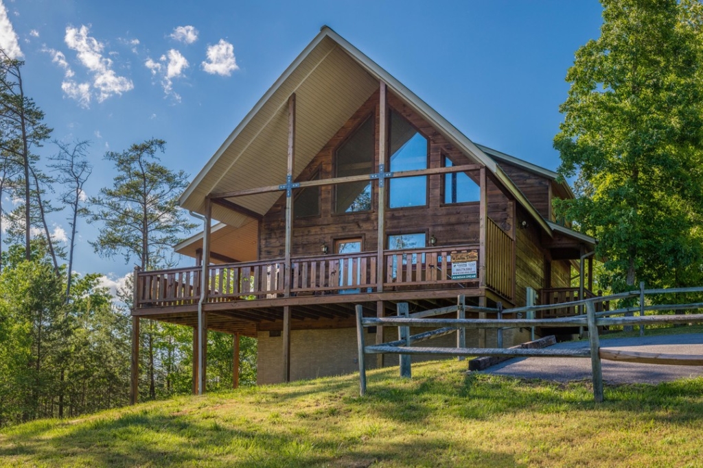 10 Unbelievably Cheap Smoky Mountain Cabins | Tennessee